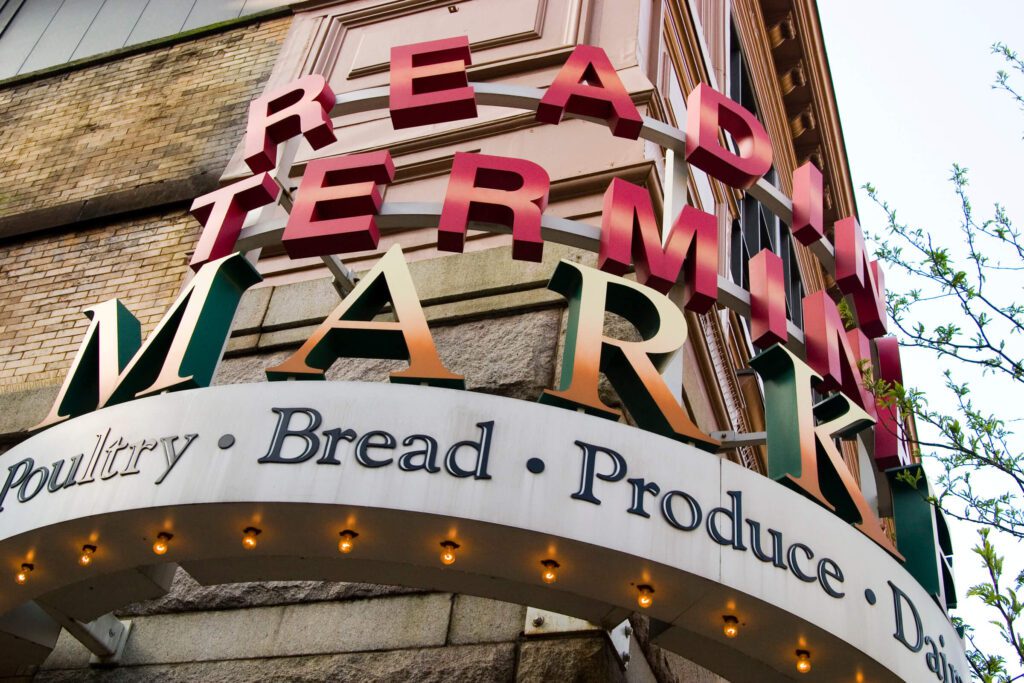 A Guide to Visiting Reading Terminal Market - DiscoverPHL